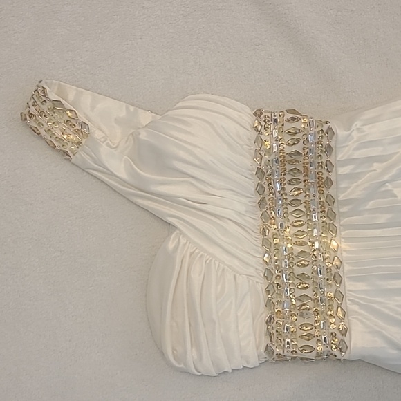 My Michelle | Dresses | My Michelle Brand Size Cream Formal Dress ...